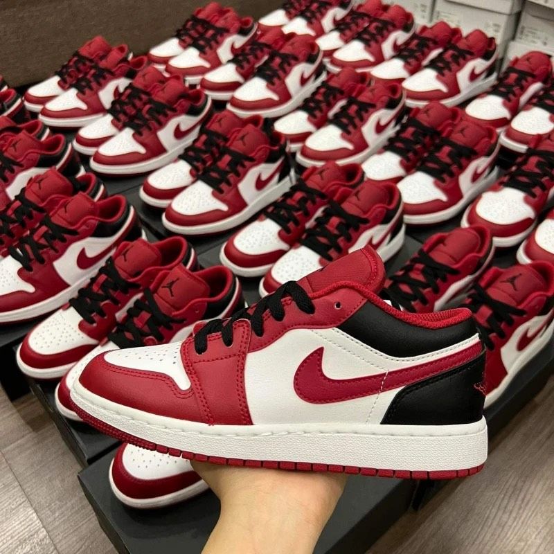 0773 - HÀNG CHÍNH HÃNG - GIÀY NIKE AIR JORDAN 1 LOW ‘BULLS’ MÀU ĐỎ ĐEN ...