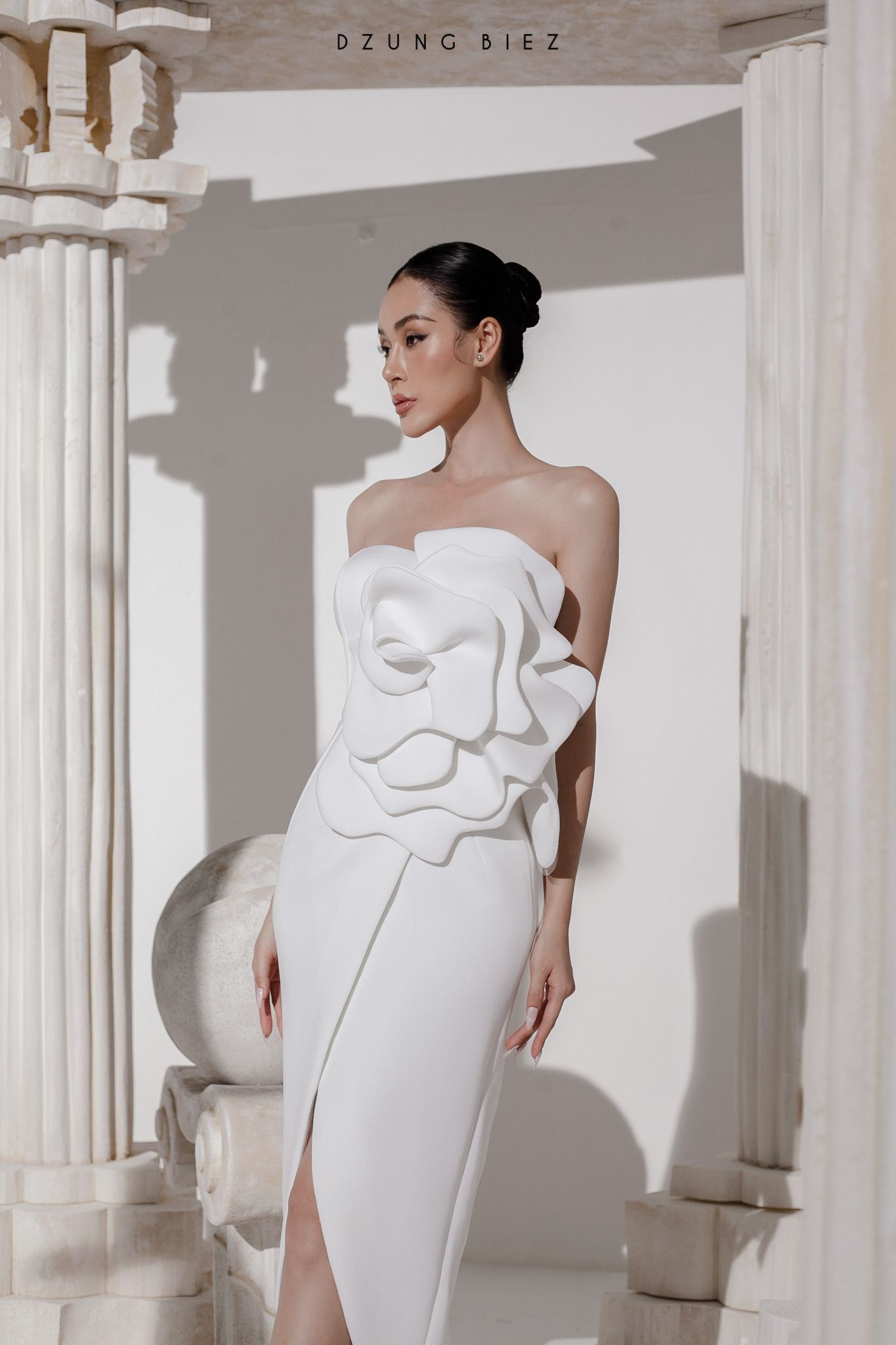 Đầm cúp ngực trắng dáng dài đính hoa – Dzung Biez Store HCM