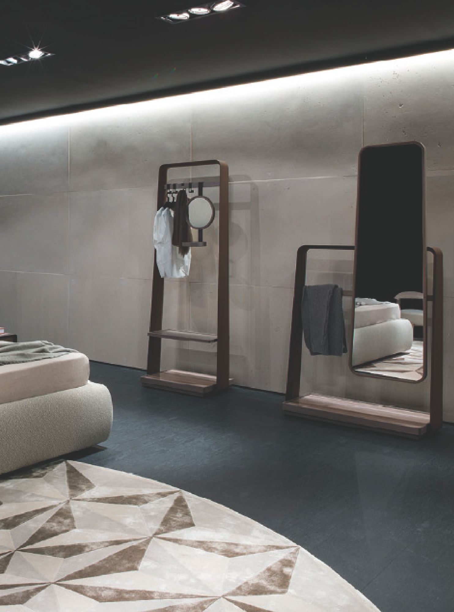 Frame Velvet Stand – InteriorX