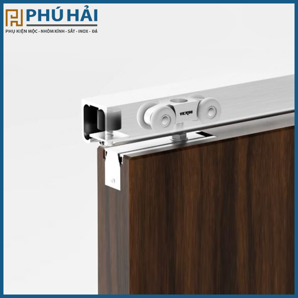 BÁNH XE TREO CỬA VICKINI 47855.001 SSS – Phân Phối Vật Tư Phụ Kiện Phú Hải