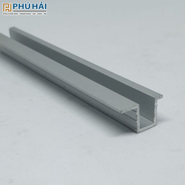 Ray cửa lùa UU dài 2m – Phân Phối Vật Tư Phụ Kiện Phú Hải