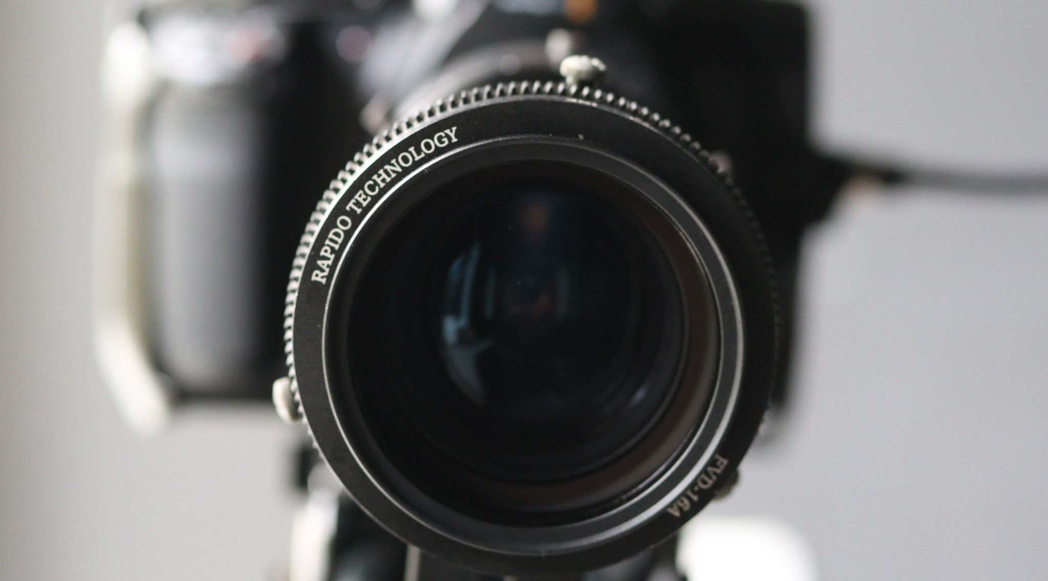 Cho thuê Black Magic 6K Pro + Lens Anamorphic + Monitor FeelWorld ...