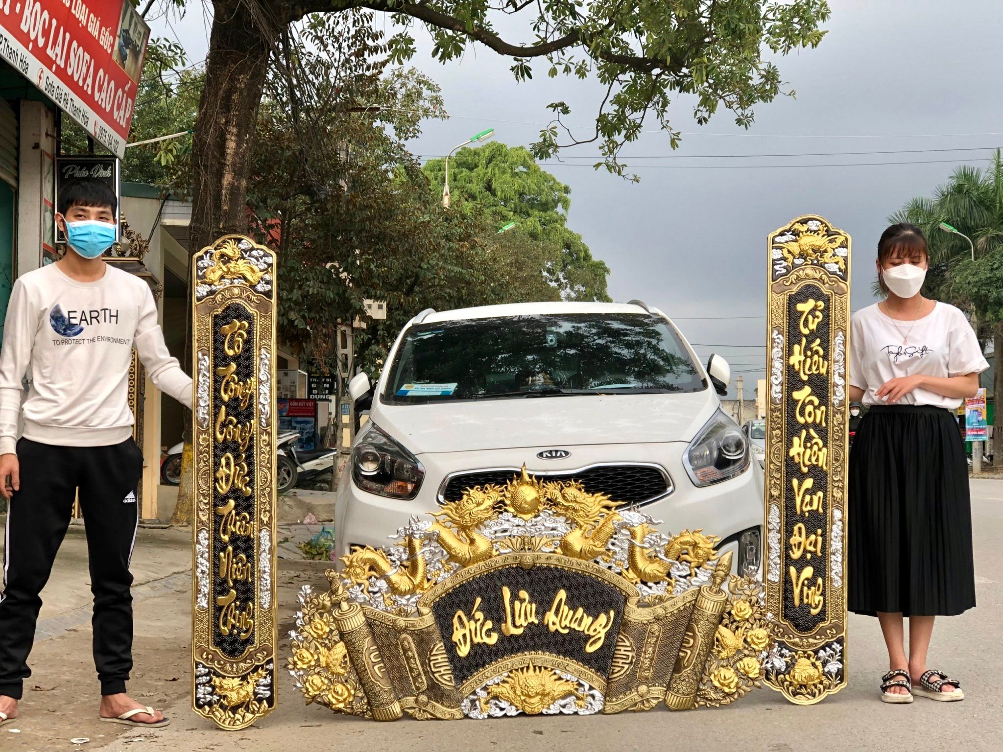 Bộ cuốn thư câu đối kích thước 1m55 đồng vàng dát vàng bạc – Đồng Đông Sơn