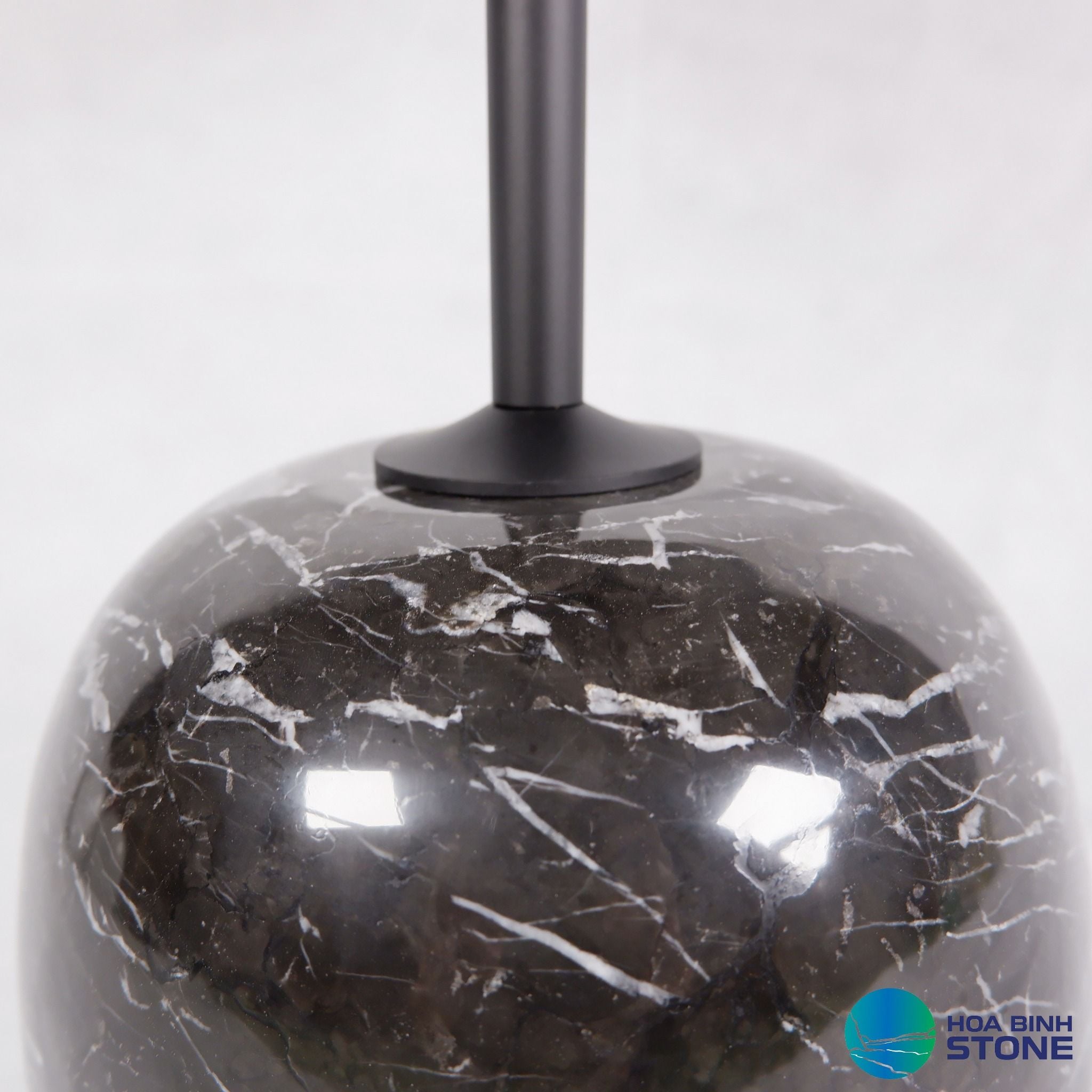 Bàn tab BTK10-4, đế đá đen hình quả trứng, trụ sắt sơn đen tĩnh điện ...