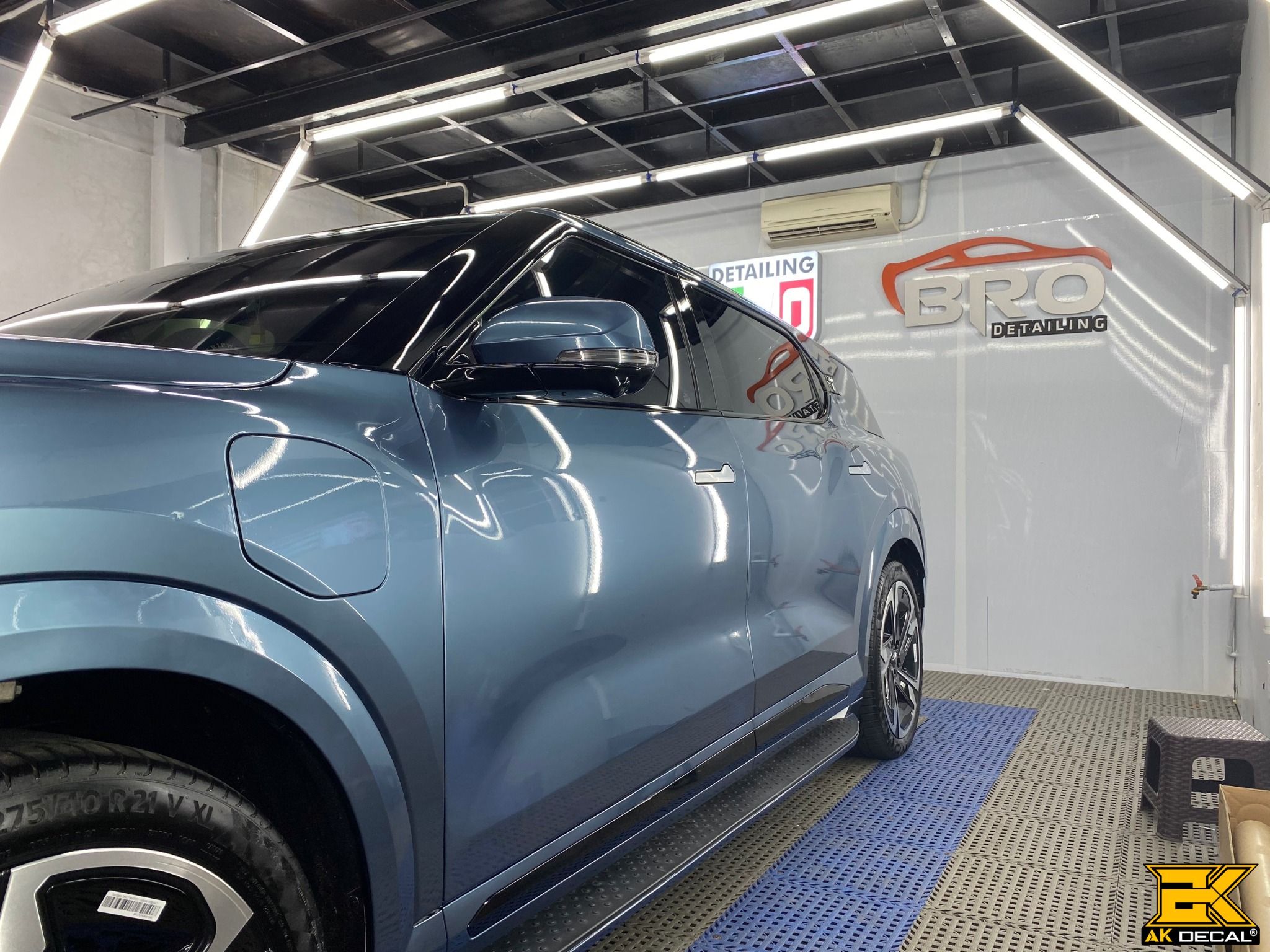 VINFAST VF9 - 01 WRAP BLUE – AK DECAL