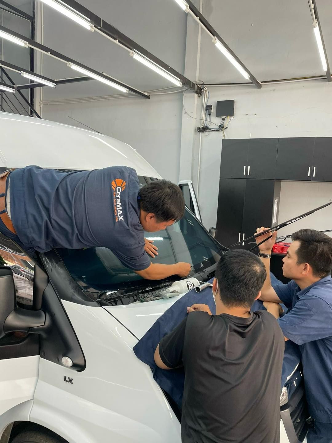 WINDOW FILM - Ford Transit dán full film cách nhiệt Ceramax – AK DECAL