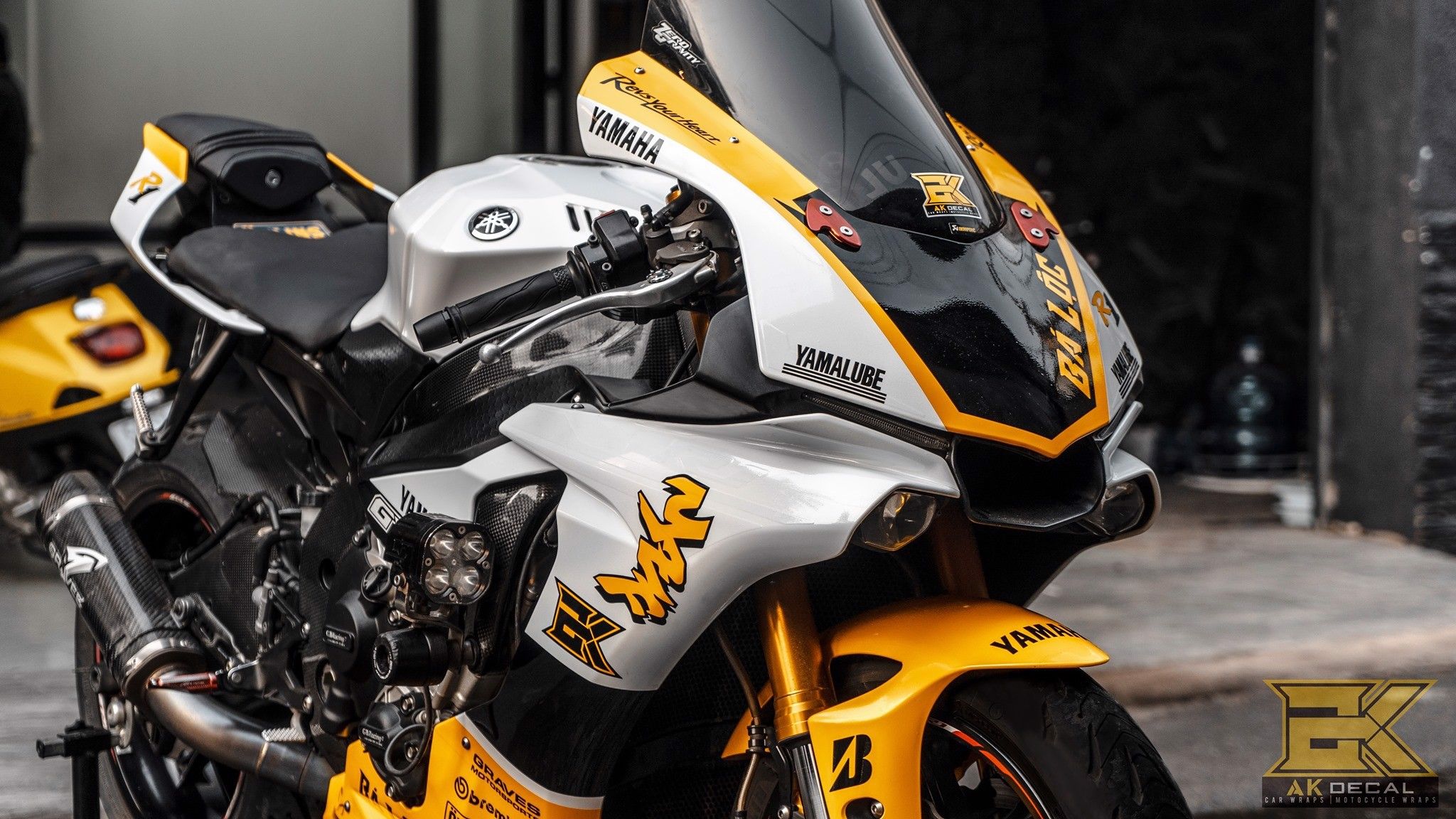 YAMAHA R1 - 021 – AK DECAL