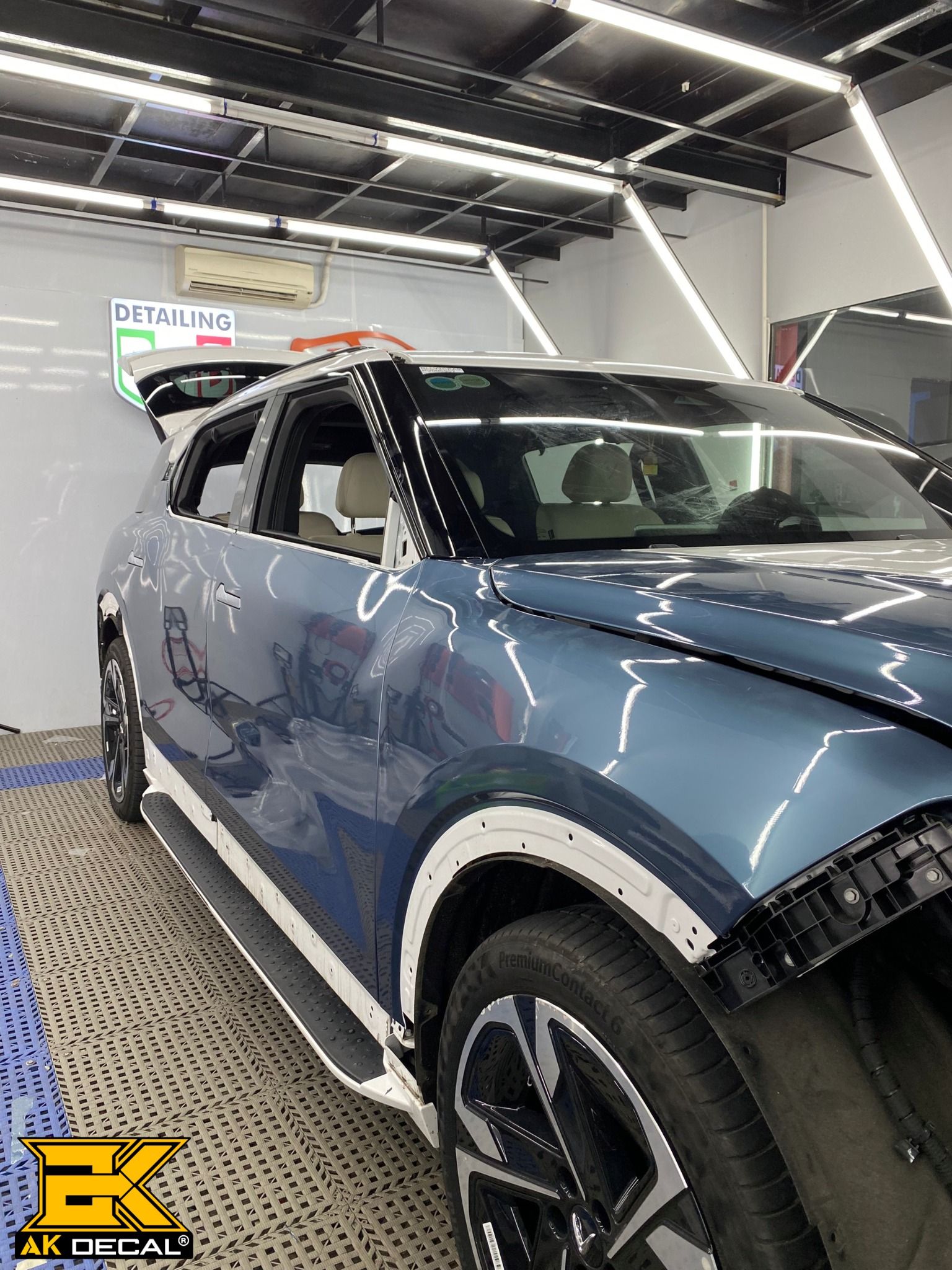 VINFAST VF9 - 01 WRAP BLUE – AK DECAL