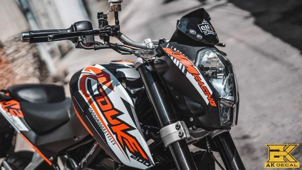 KTM DUKE 200 – AK DECAL