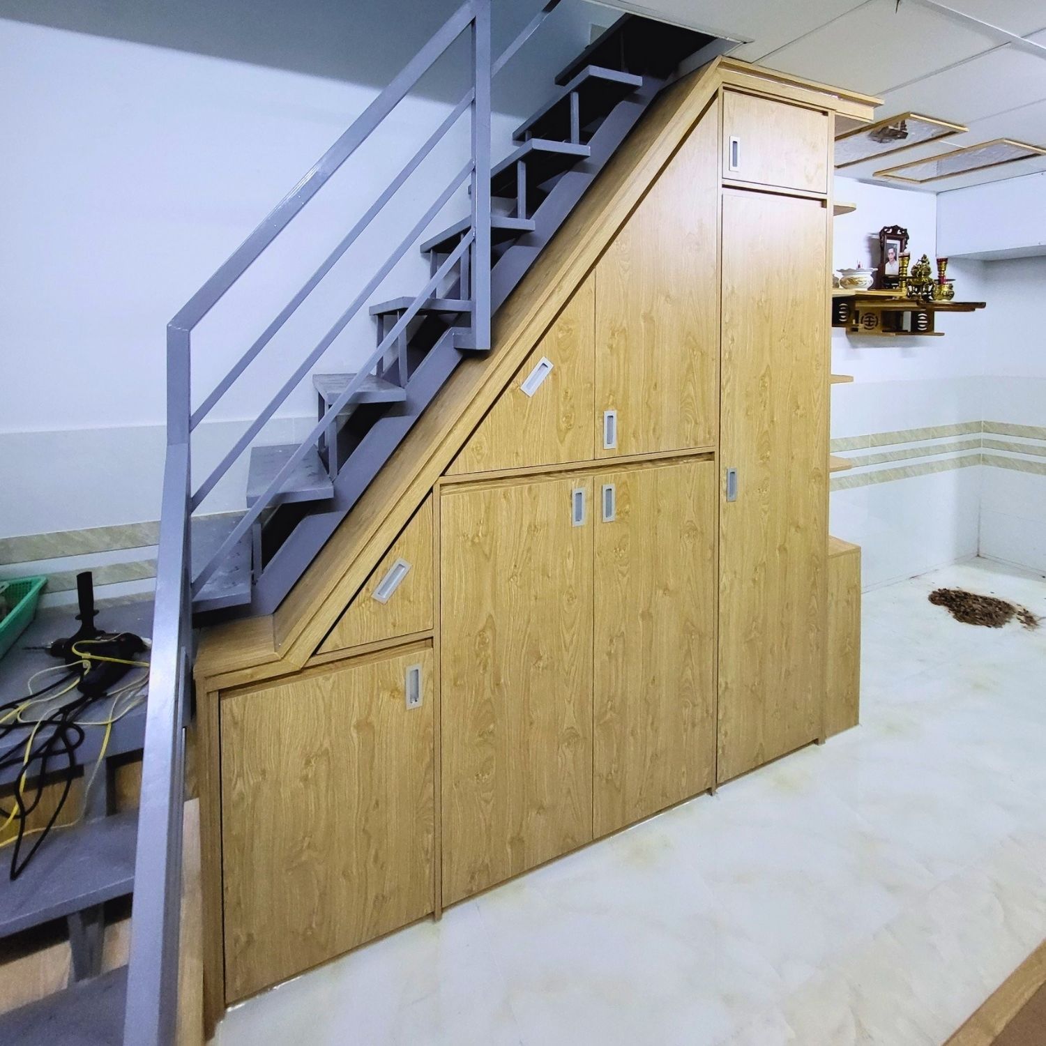 Kệ cầu thang KCT01