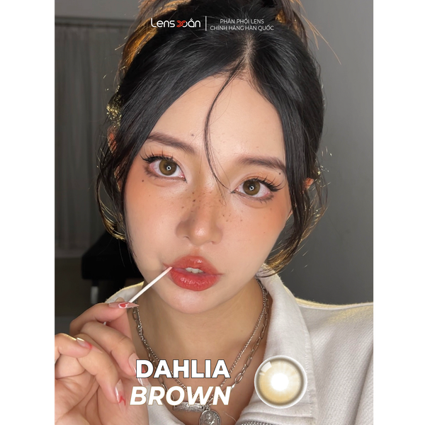 Kính áp tròng Dahlia Brown hãng Olola - Lens nâu trong phủ bóng