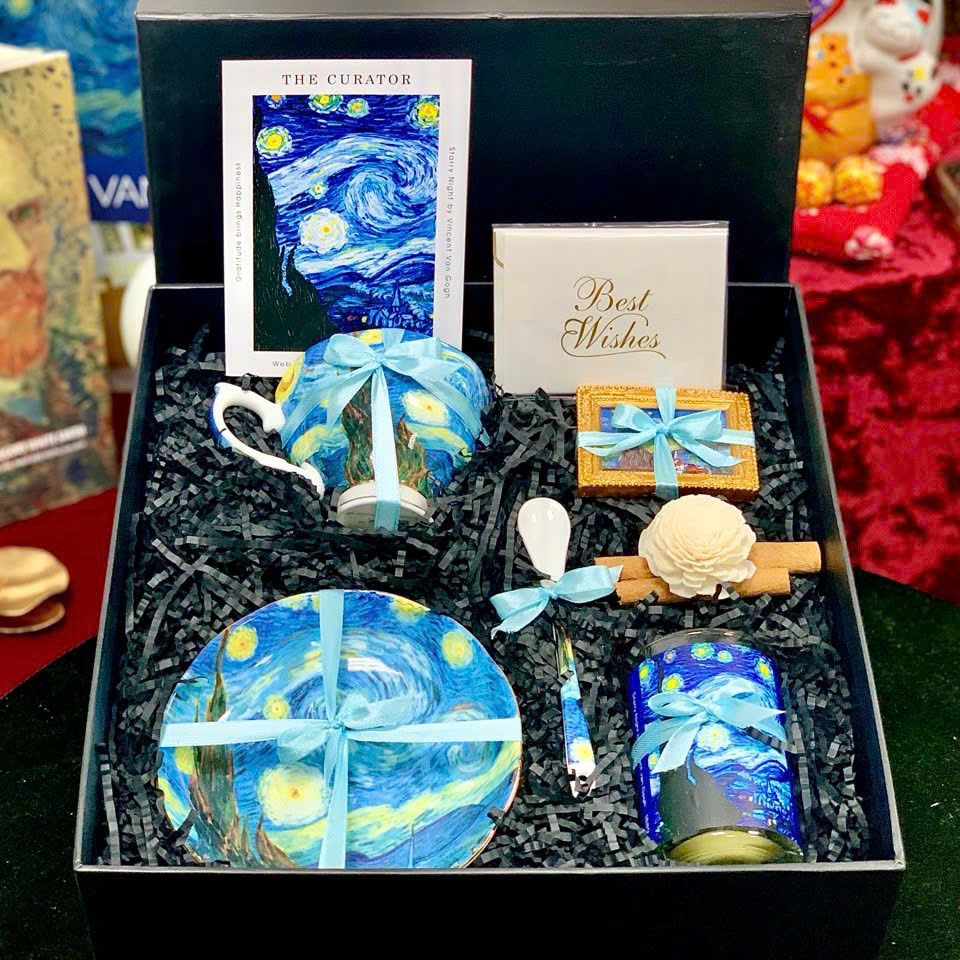 Starry night masterpiece – The Curator