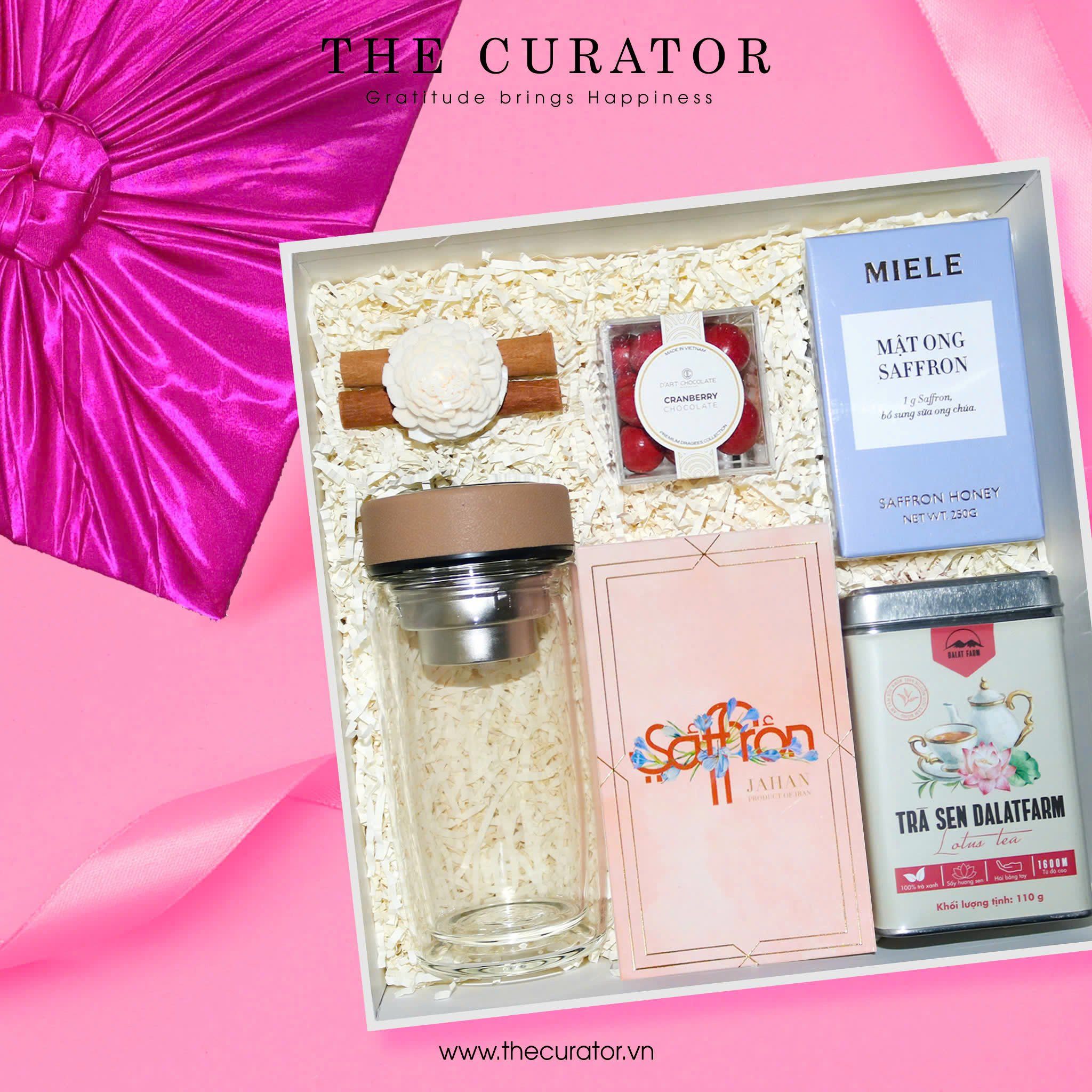 Graceful Time – The Curator