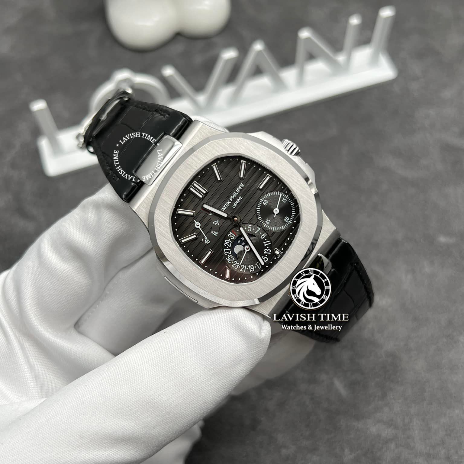 Đồng Hồ Patek Philippe Nautilus 5712G-001 Rep 1:1 Chế Tác Vỏ Vàng Trắ ...