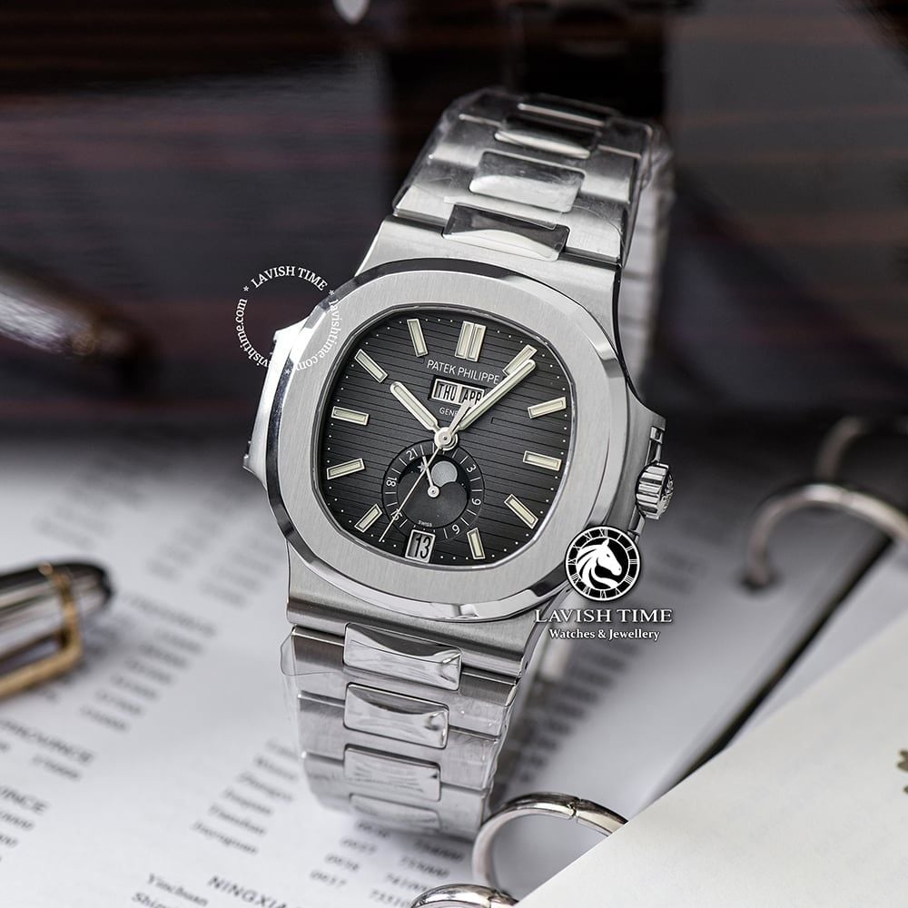 Đồng Hồ Patek Philippe Nautilus 5726/1A-001 Rep 1:1 Chế Tác Vỏ Bạc Mặt – Lavish Time