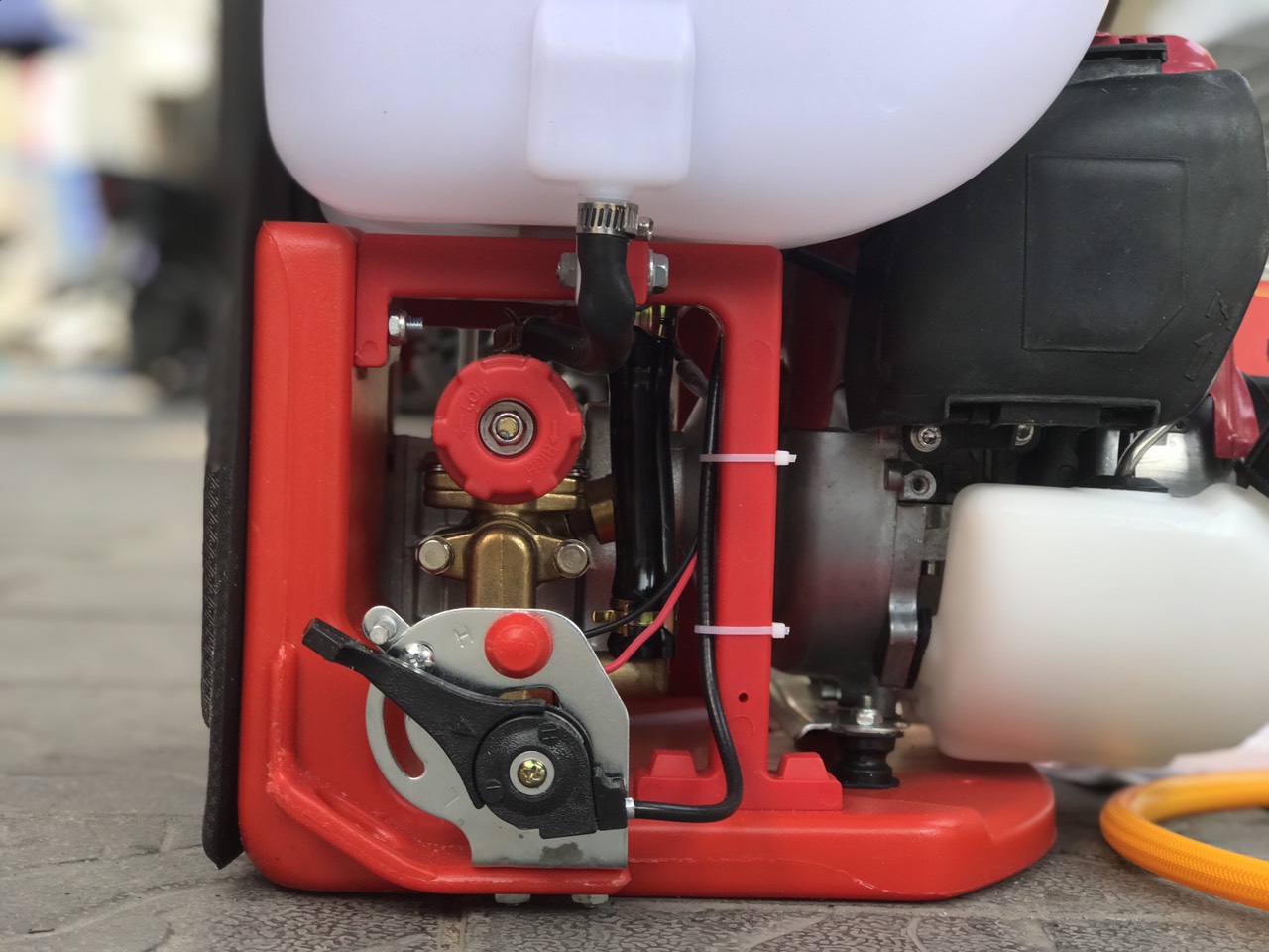 Máy phun thuốc Yokomotoz DP-768A (4 thì) – Vinmax- maymocviet.vn