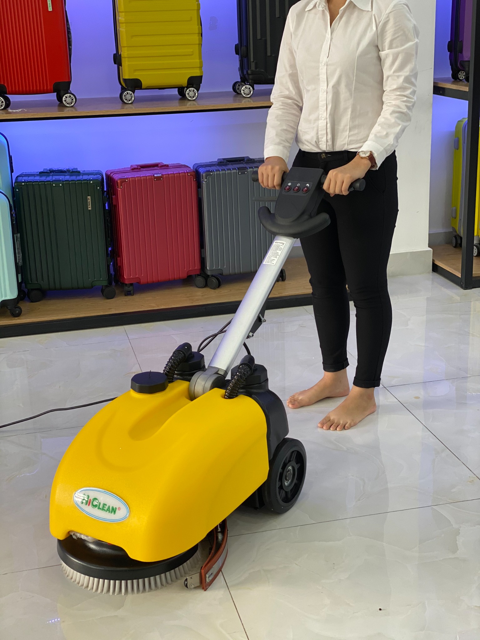 Máy chà sàn liên hợp mini HiClean HC 201 – Vinmax- maymocviet.vn