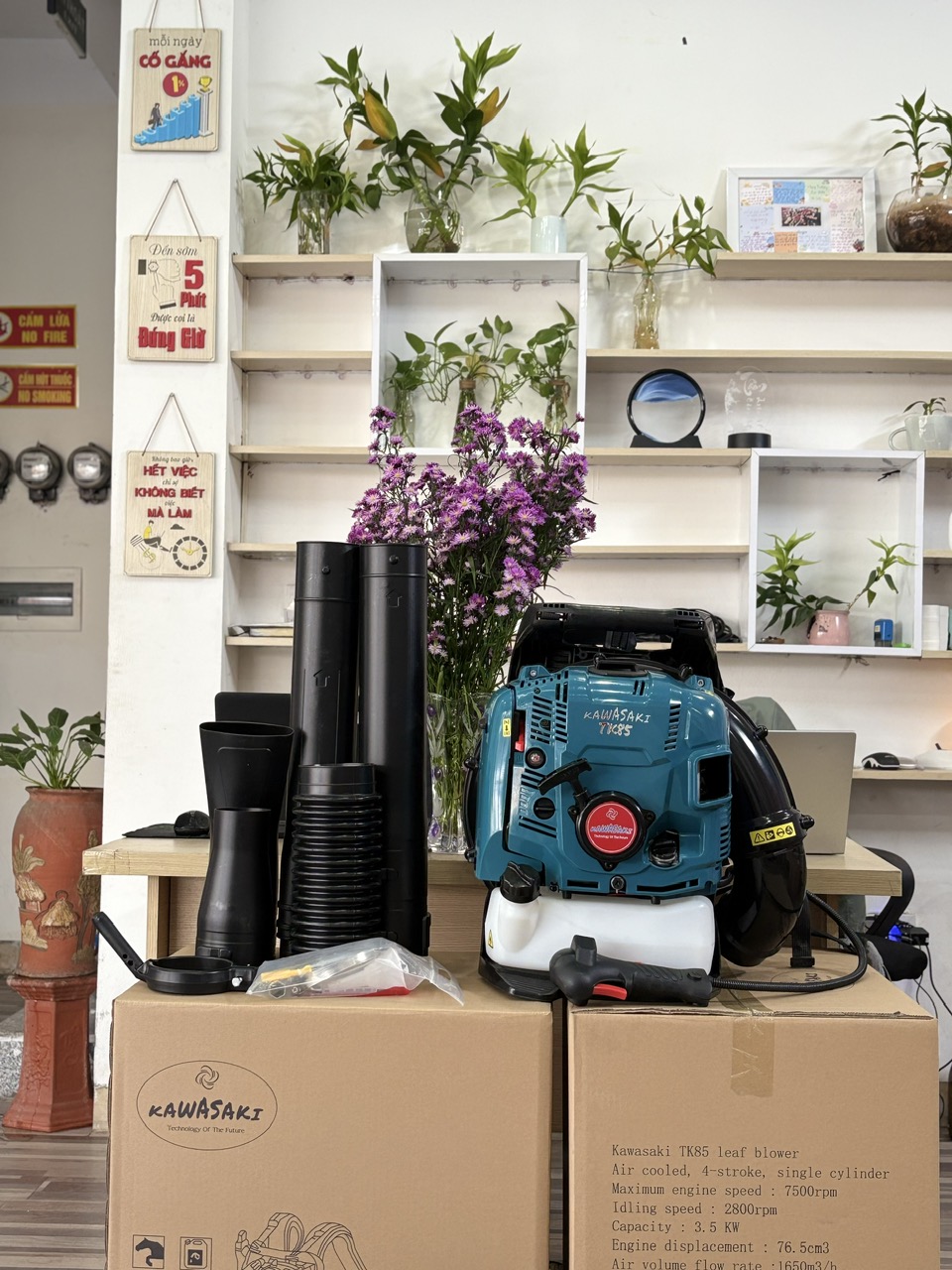 Máy thổi lá chạy xăng 4 thì Kawasaki TK85 – Vinmax- maymocviet.vn