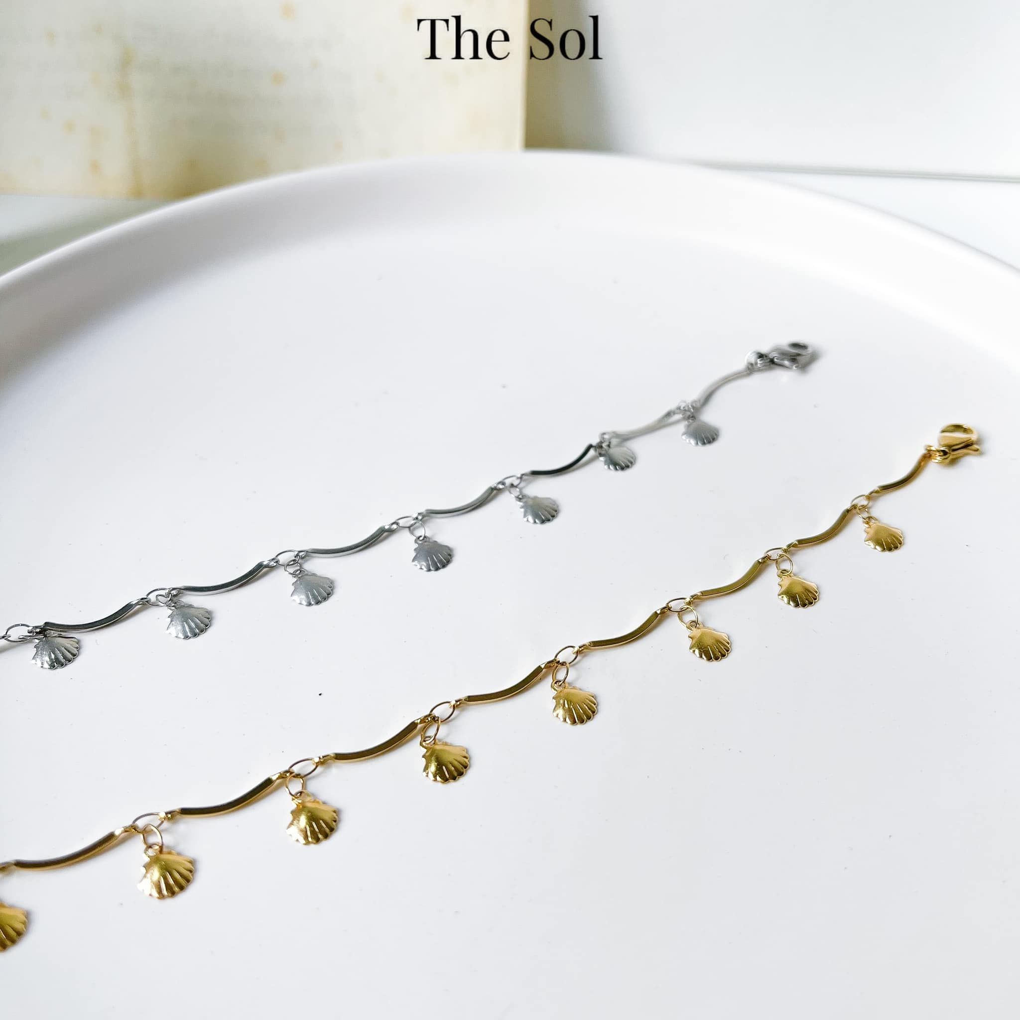 Lắc Tay Titan Mini Seashell – The Sol