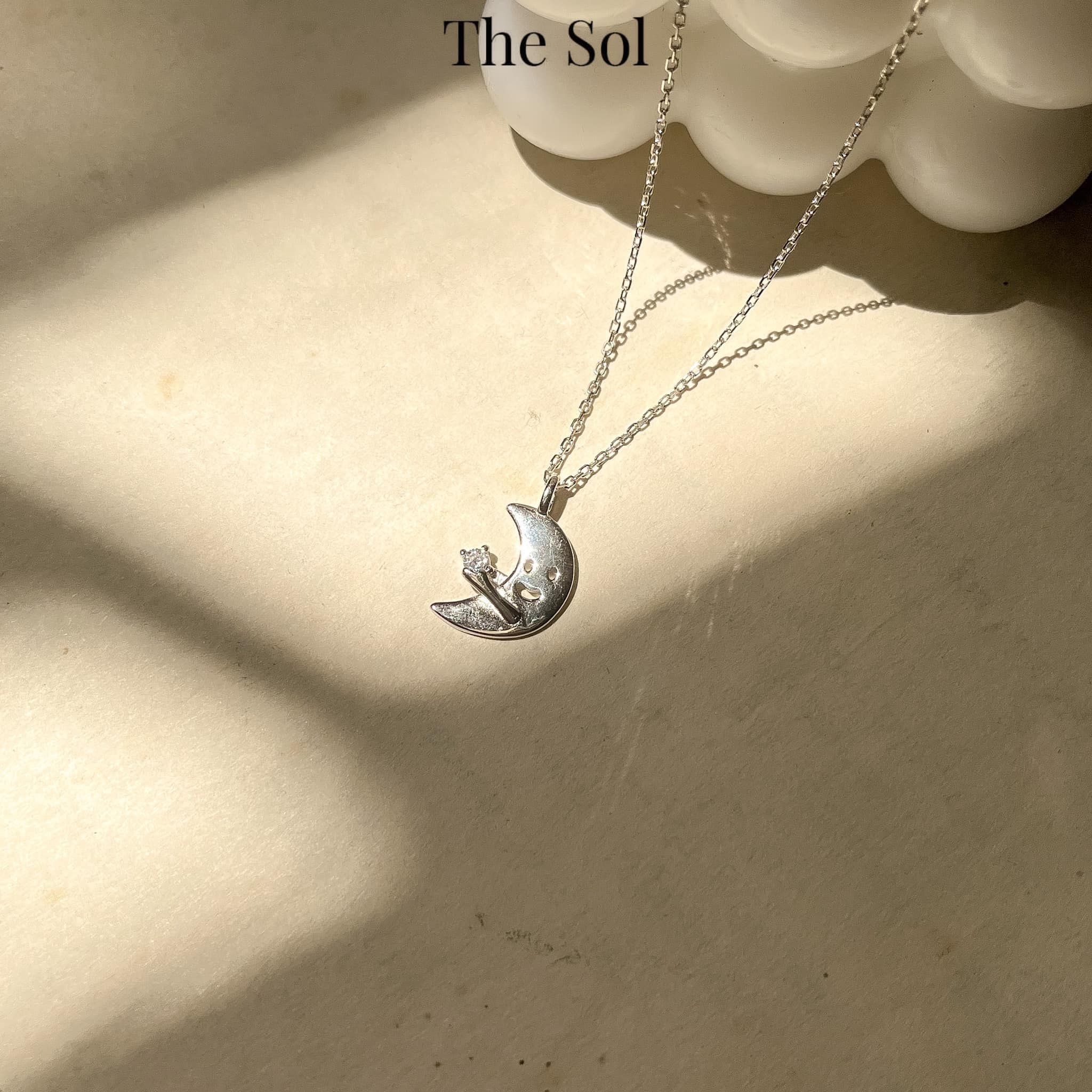 Dây Chuyền Bạc The Moonie – The Sol