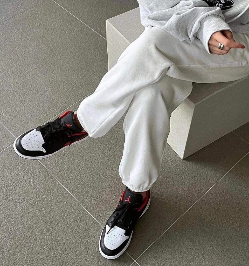 Giày Nike Air Jordan 1 Low 'Black Fire Red' 553560-063 – Hệ thống phân ...