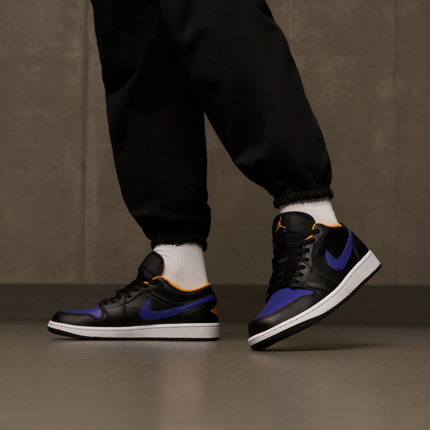 Giày Nike Air Jordan 1 Low 'Dark Concord' 553558-075 – Hệ thống phân ...
