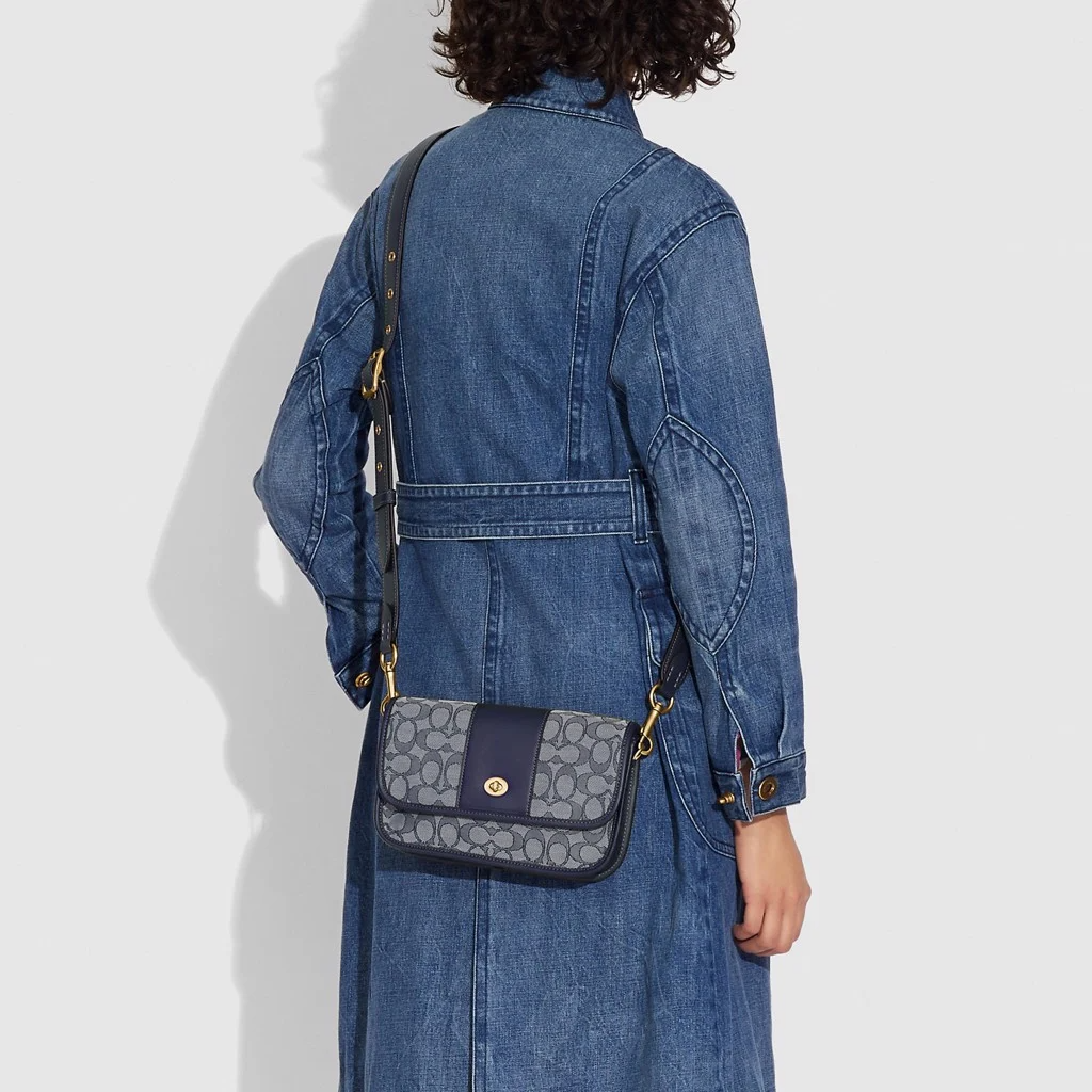 Túi Coach Dinky 23 In Signature Jaccquard C2673 OLNAV – Hệ thống phân ...