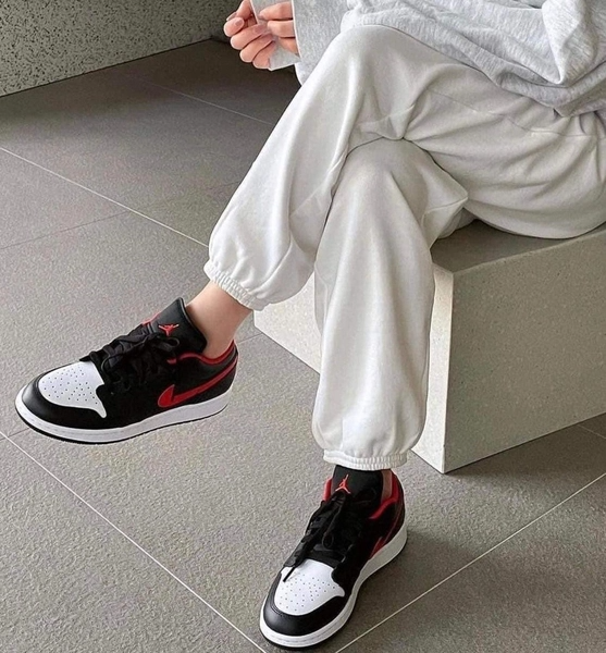 Giày Nike Air Jordan 1 Low 'Black Fire Red' 553560-063 – Hệ thống phân ...