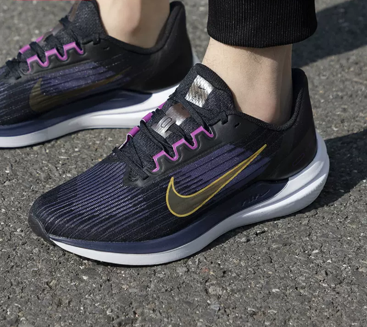 Giày Nike Air Winflo 9 'Black Gold Suede' DD6203-007 – Hệ thống phân ...