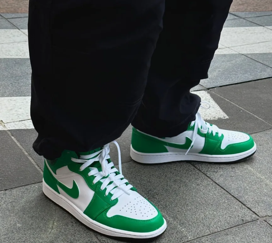Giày Nike Air Jordan 1 Mid 'Lucky Green' DQ8426-301 – Hệ thống phân ...