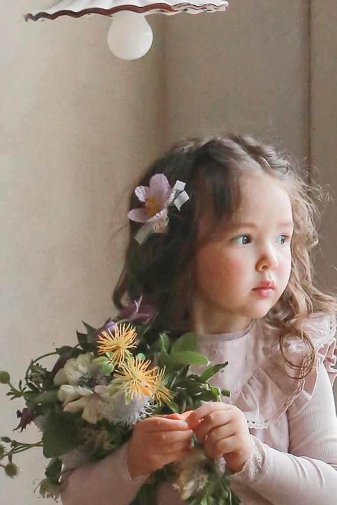 Cặp hoa lụa phối ren Violet – WOORI HOUSE