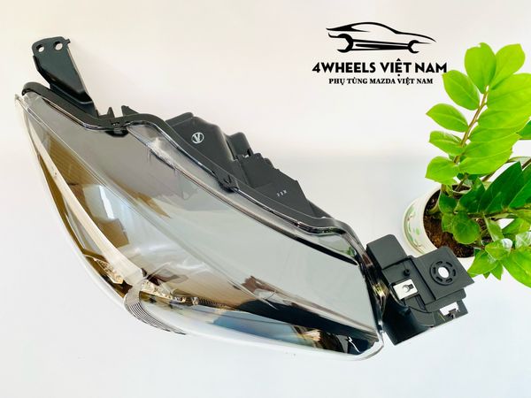 Đèn pha phải Mazda 2 DA6B51031F – Phụ tùng Mazda Việt Nam