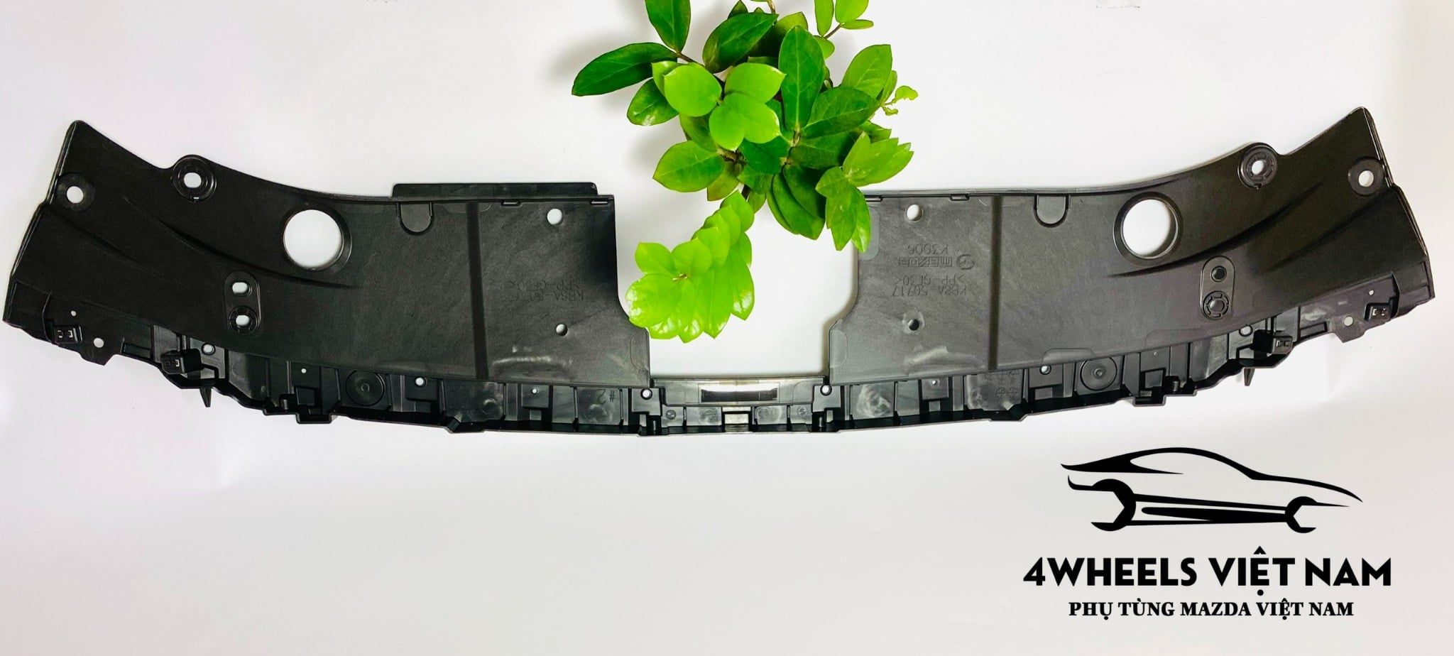 Ốp nhựa trên khung két nước Mazda CX5 KB8A50717D – Phụ tùng Mazda Việt Nam