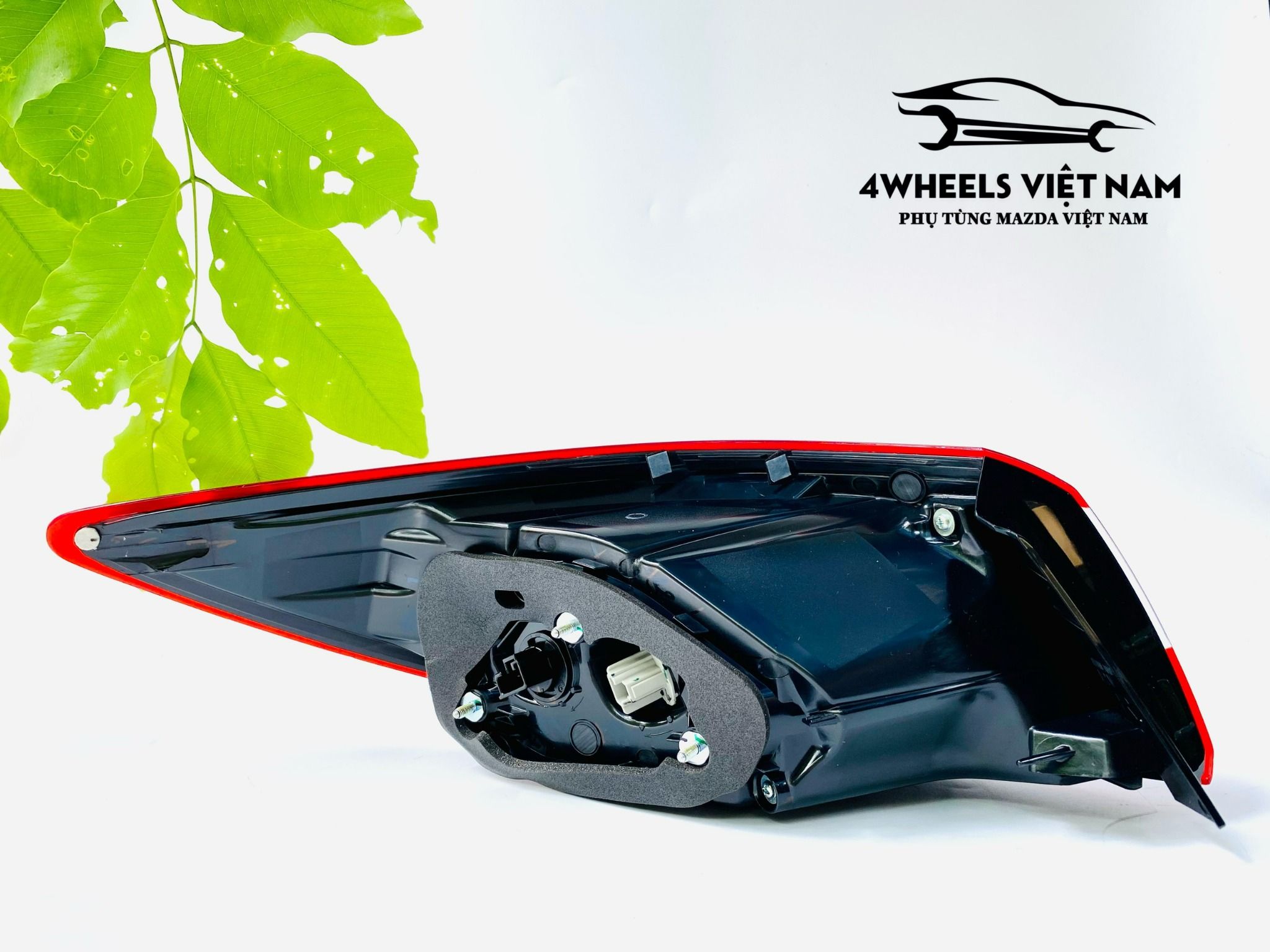 Đèn lái sau, ngoài, phải Mazda 2 2015 DB7A51150B – Phụ tùng Mazda Việt Nam