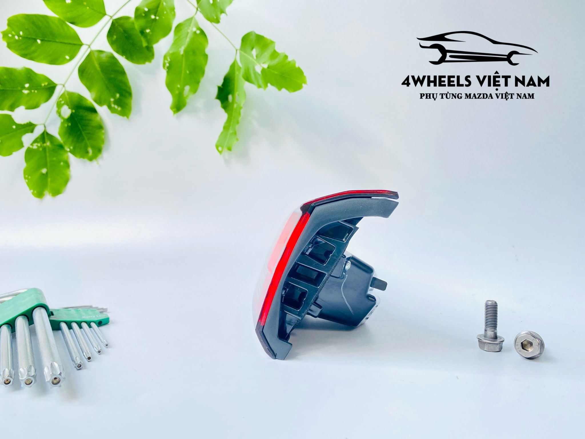 Đèn hậu trong, sau, phải Mazda CX30 2021 DM4N513F0A – Phụ tùng Mazda ...