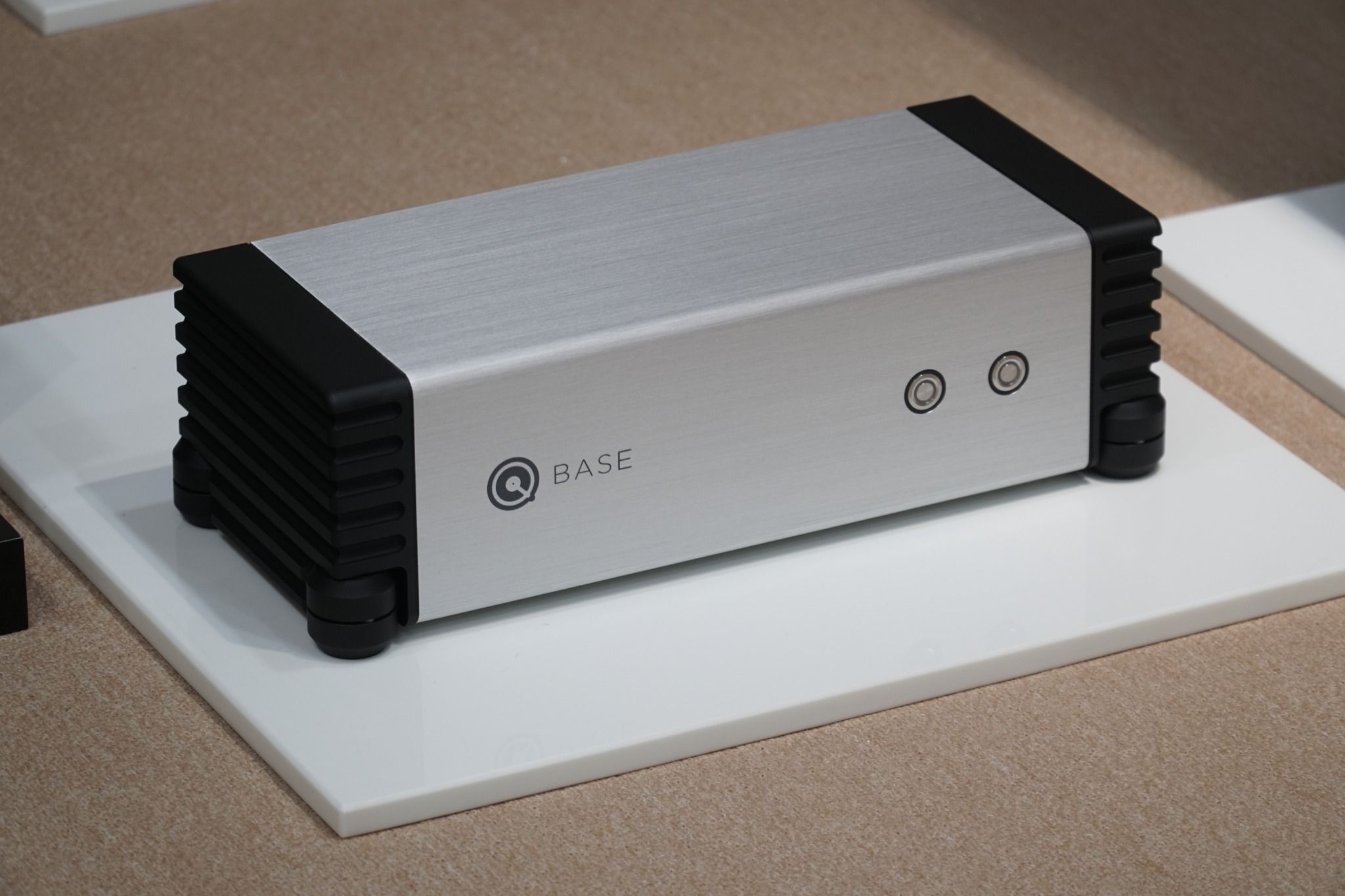 Ổ CẮM ĐIỆN NORDOST QBASE 10 REF – HiFi Store