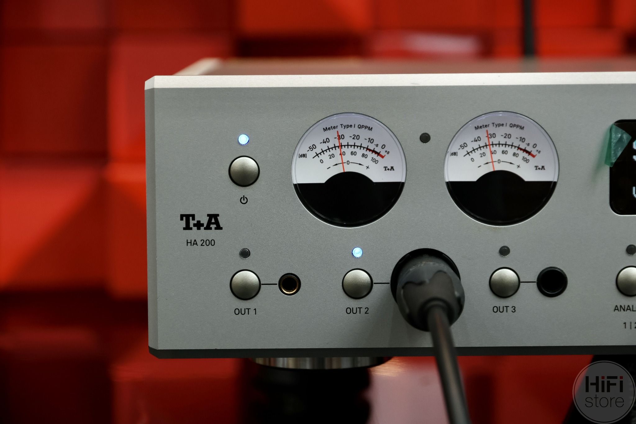 T+A HA 200 head-amp HiEnd đầu bảng – HiFi Store