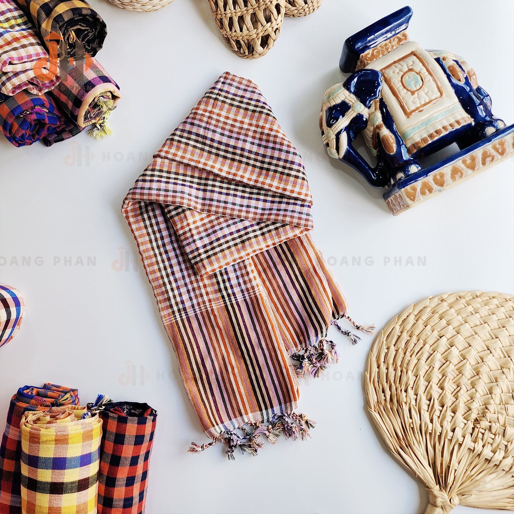 [Quà tặng Văn hoá] Khăn rằn truyền thống caro nhỏ – Ổ GALLERY & SHOP