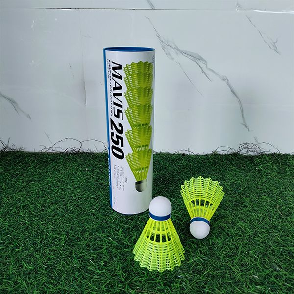Cầu Nhựa YONEX MAVIS 250 chính hãng, đủ 2 màu, vàng chanh và trắng – hapica
