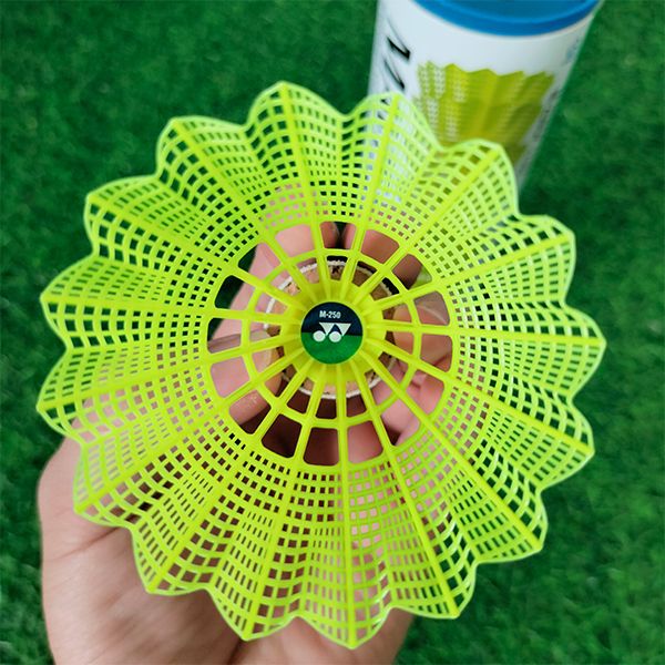Cầu Nhựa YONEX MAVIS 250 chính hãng, đủ 2 màu, vàng chanh và trắng – hapica