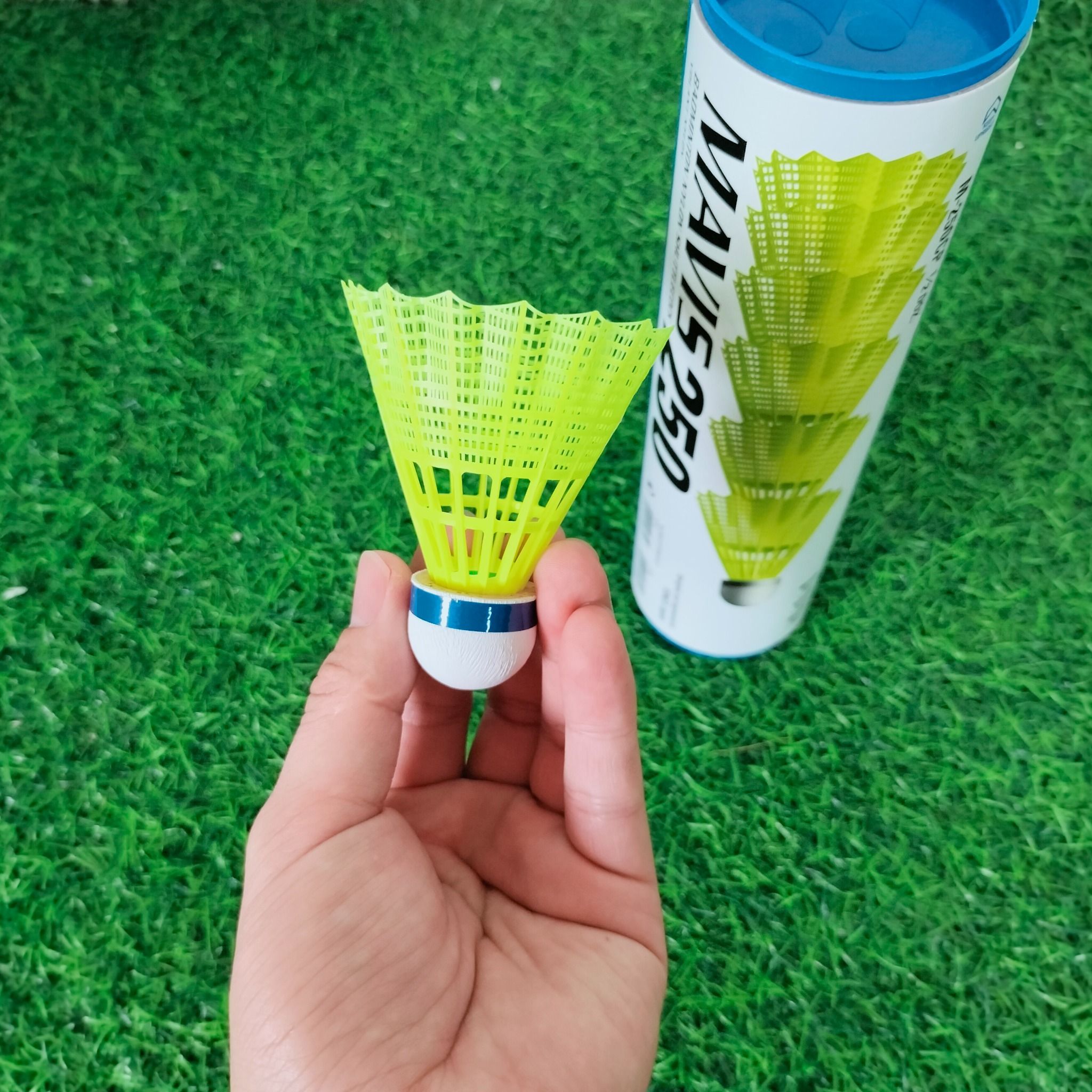 Cầu Nhựa YONEX MAVIS 250 chính hãng, đủ 2 màu, vàng chanh và trắng – hapica