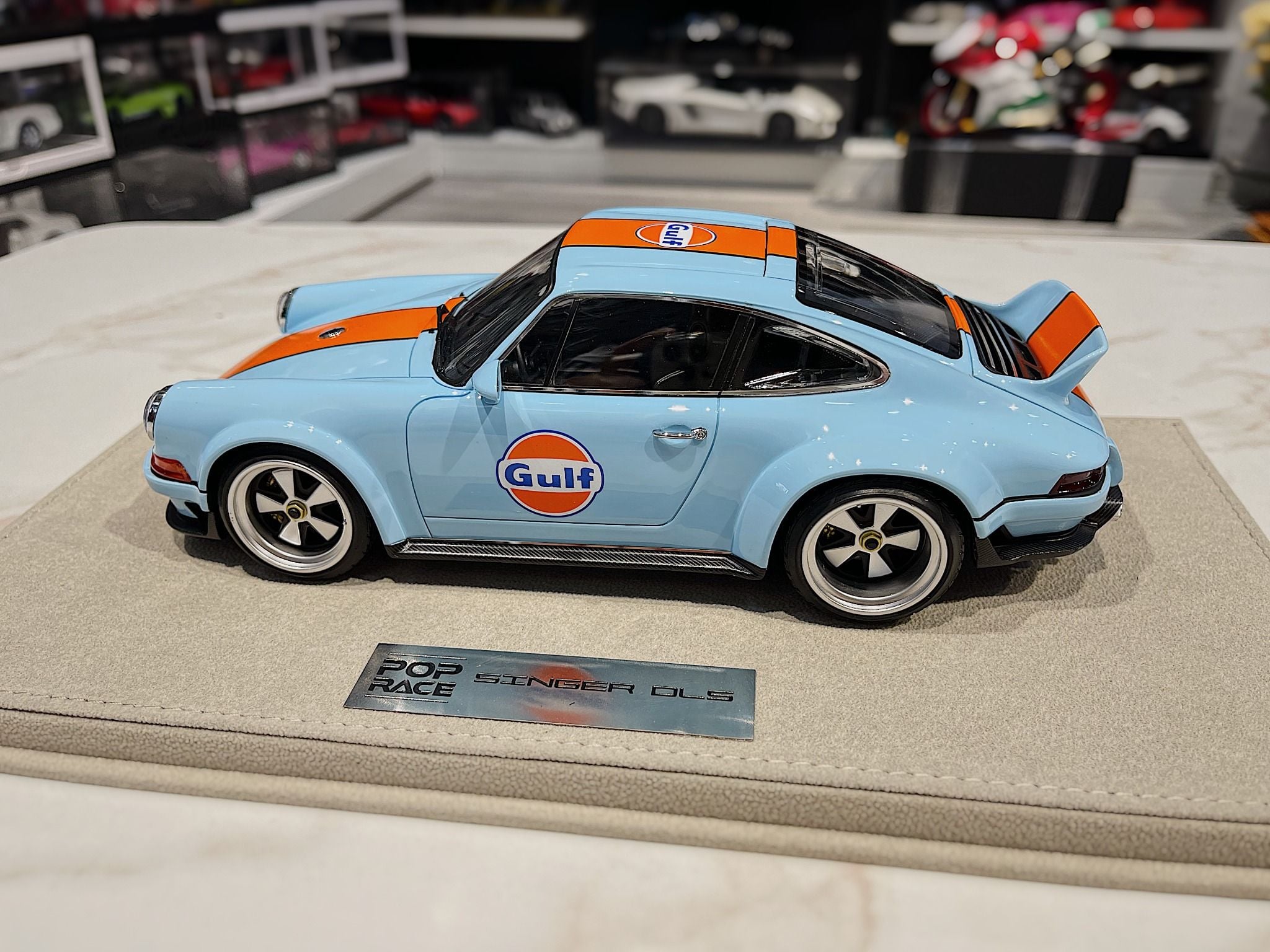 Xe mô hình Porsche Singer DLS GULF – Mô Hình Tĩnh Việt Nam