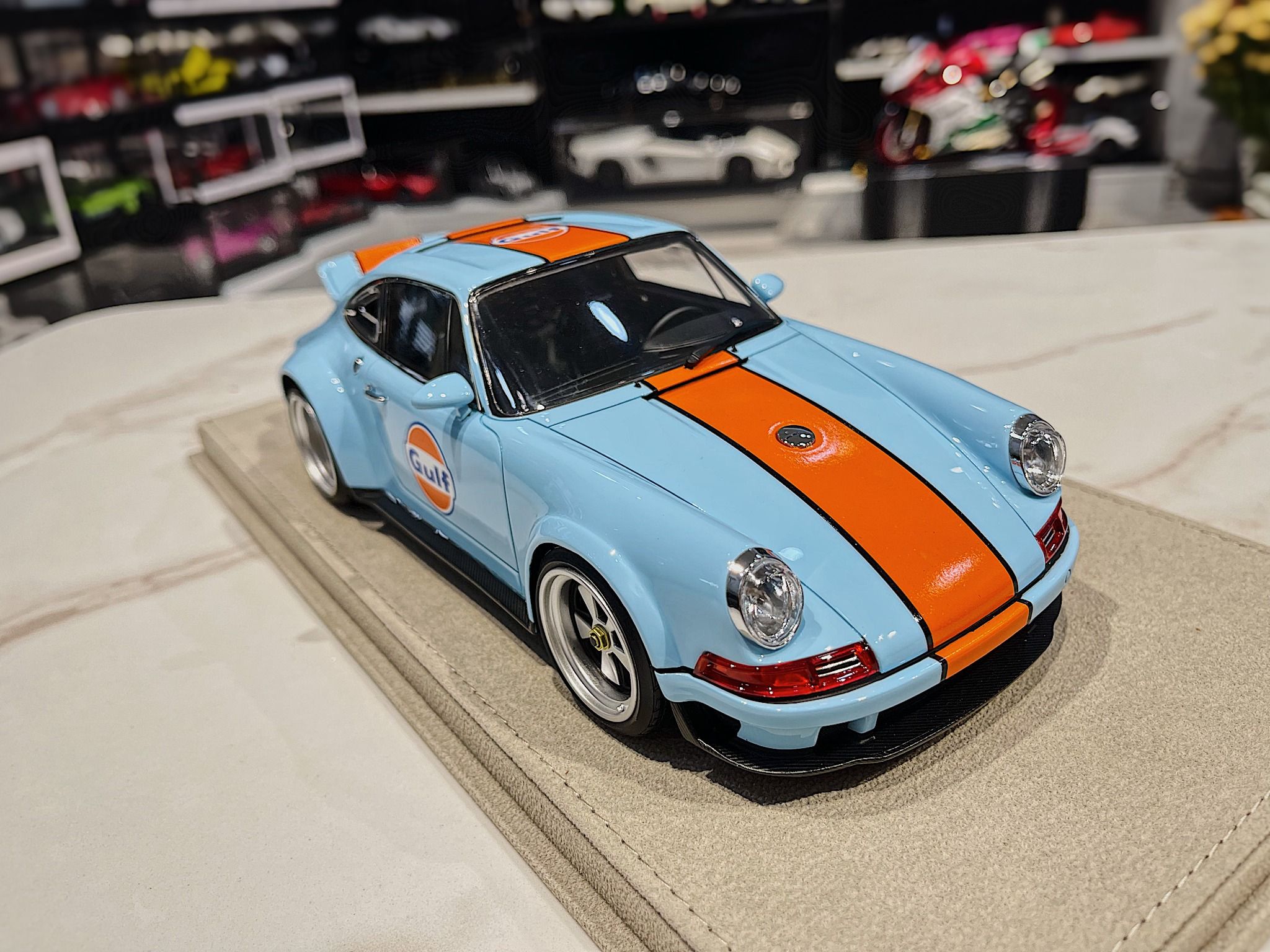 Xe mô hình Porsche Singer DLS GULF – Mô Hình Tĩnh Việt Nam