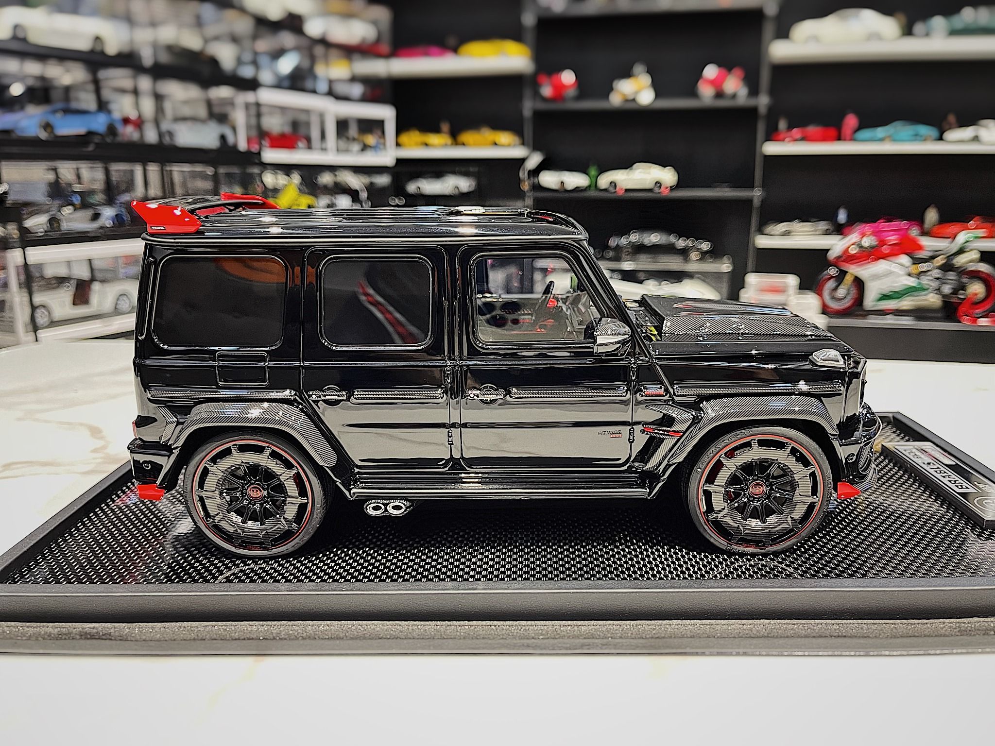 XE MÔ HÌNH MERCEDES BENZ G900 BRABUS BLACK – Mô Hình Tĩnh Việt Nam