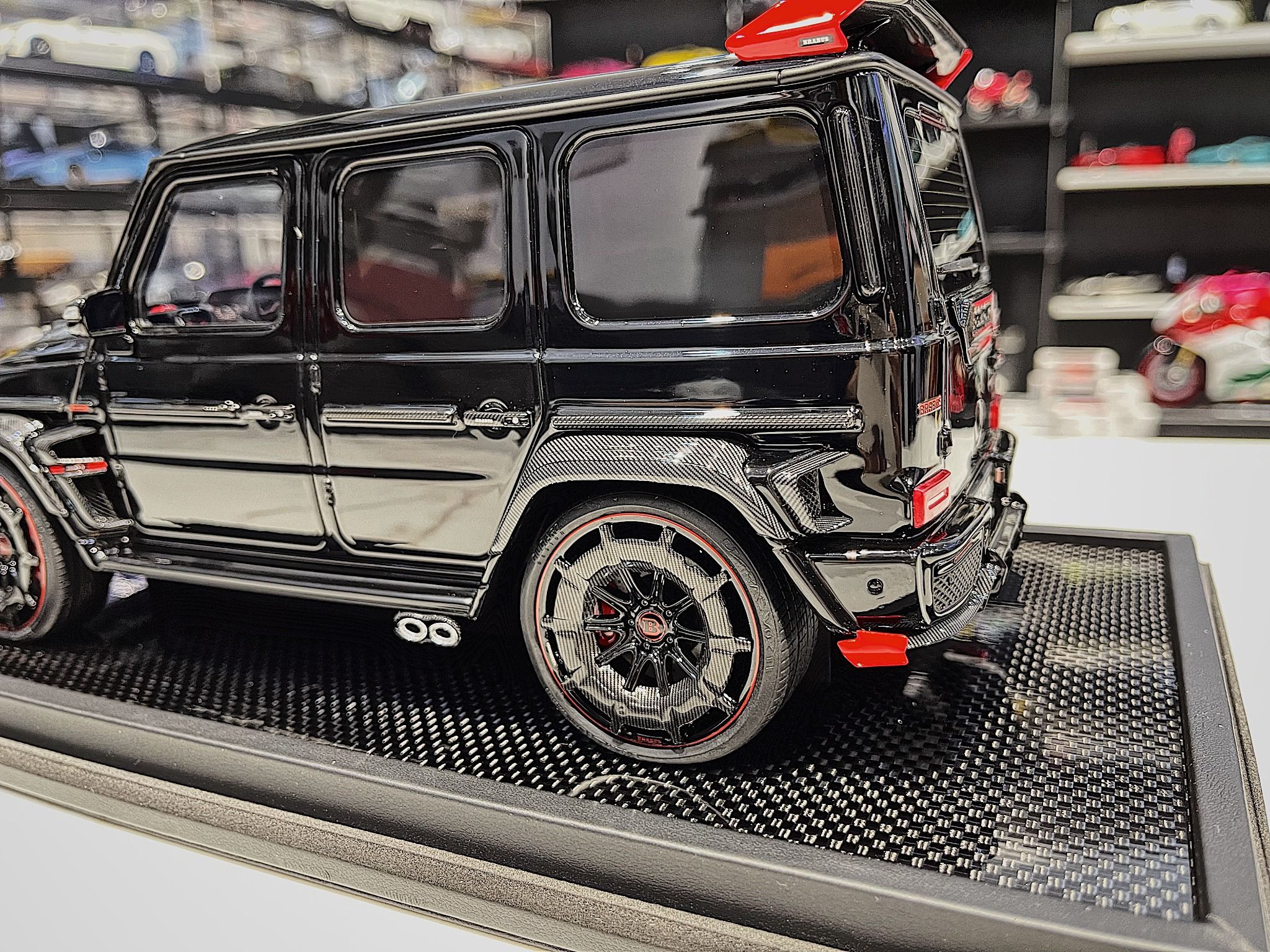 XE MÔ HÌNH MERCEDES BENZ G900 BRABUS BLACK – Mô Hình Tĩnh Việt Nam