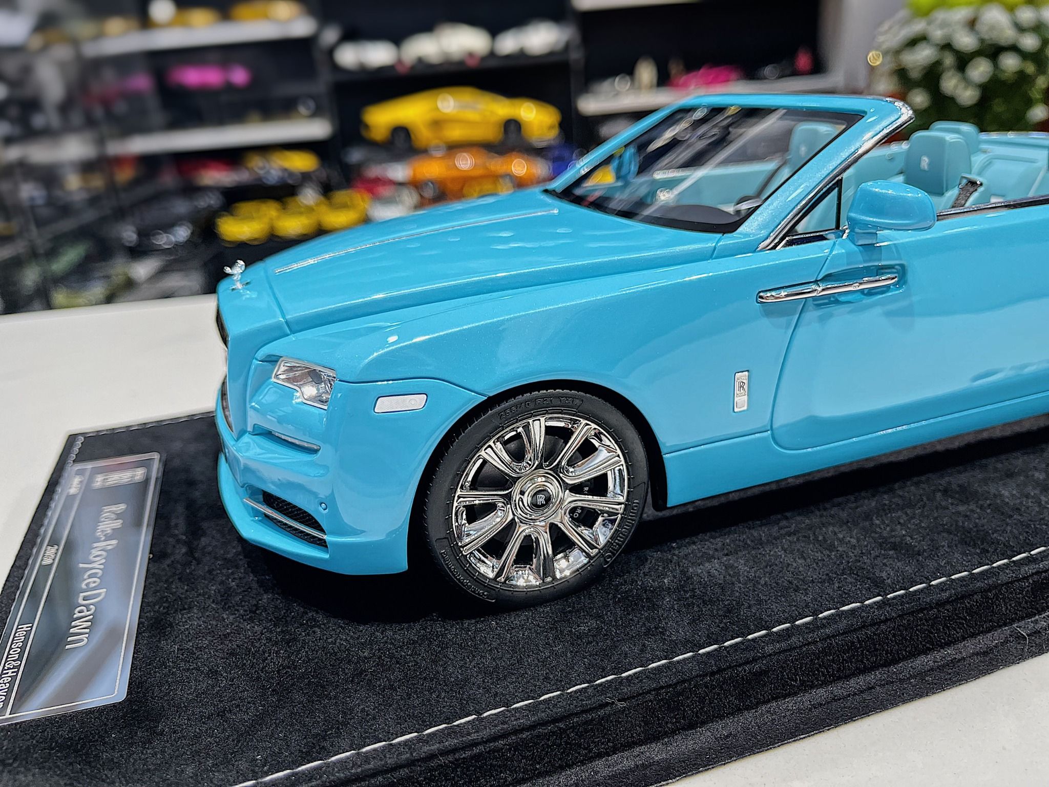 XE MÔ HÌNH ROLLS ROYCE DAWN TURQUOISE – Mô Hình Tĩnh Việt Nam