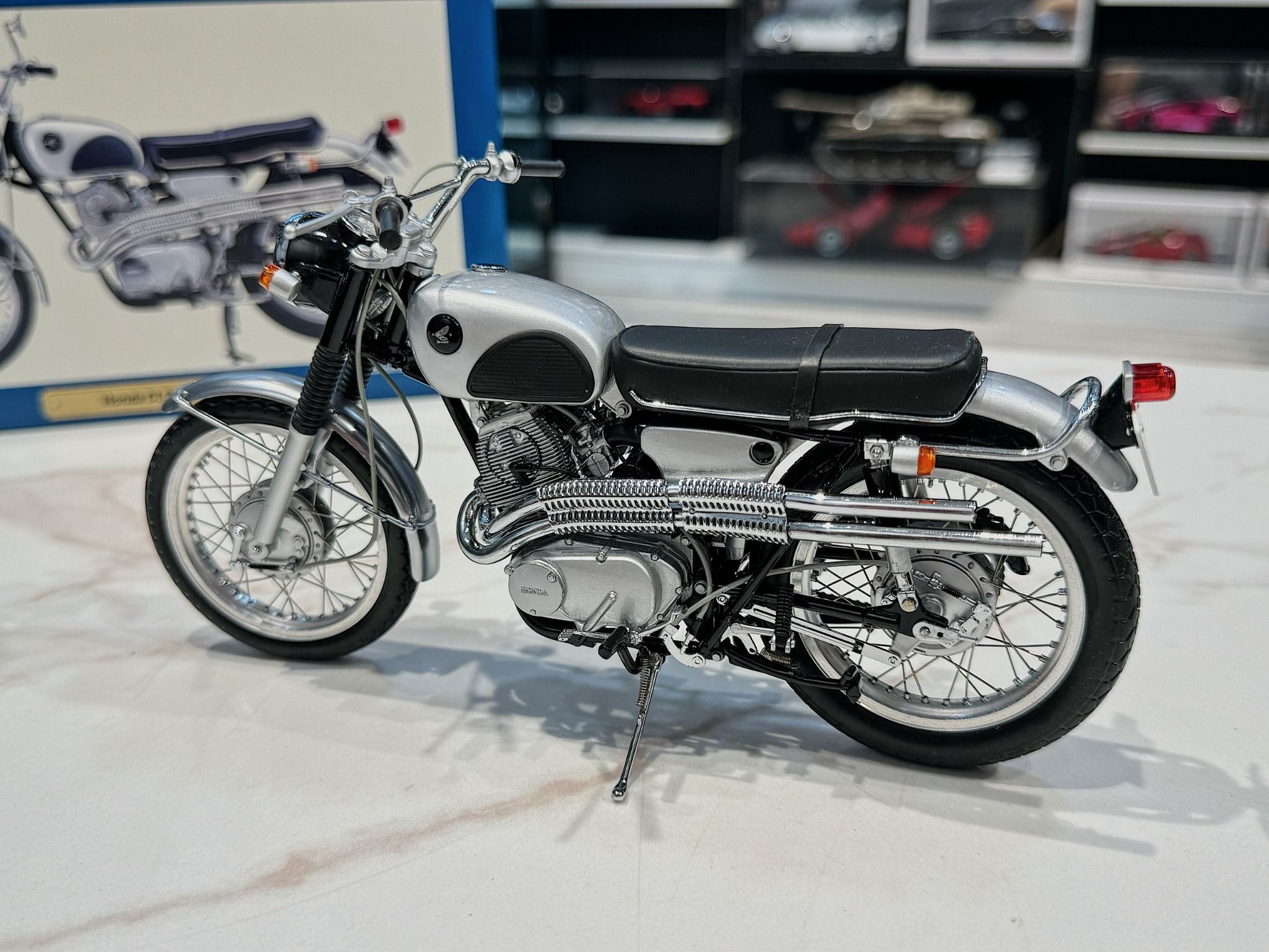 XE MÔ HÌNH HONDA CL72 1962,TỶ LỆ 1/10 EBBRO – Mô Hình Tĩnh Việt Nam