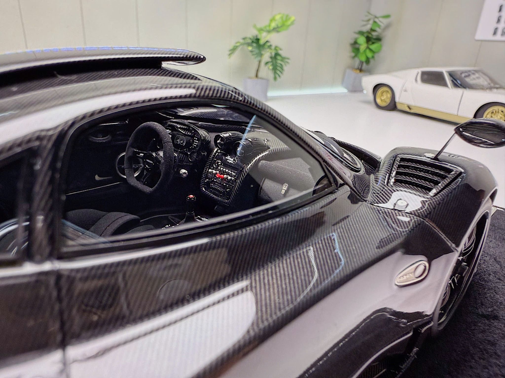 XE MÔ HÌNH PAGANI ZONDA CINQUE CARBON FIBER,TỶ LỆ 1/18 HENSON HEAVEN – Mô Hình Tĩnh Việt Nam