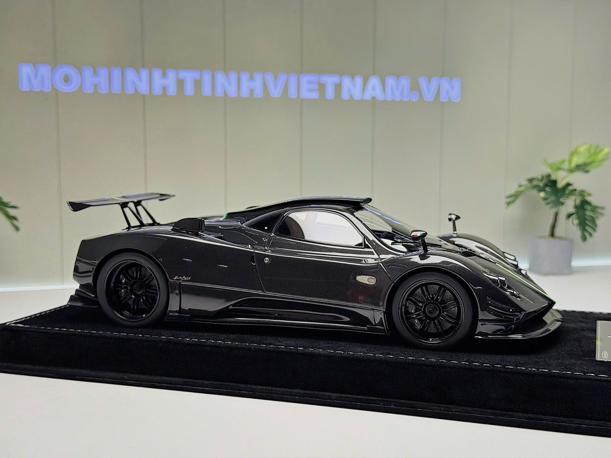 XE MÔ HÌNH PAGANI ZONDA CINQUE CARBON FIBER,TỶ LỆ 1/18 HENSON HEAVEN – Mô Hình Tĩnh Việt Nam