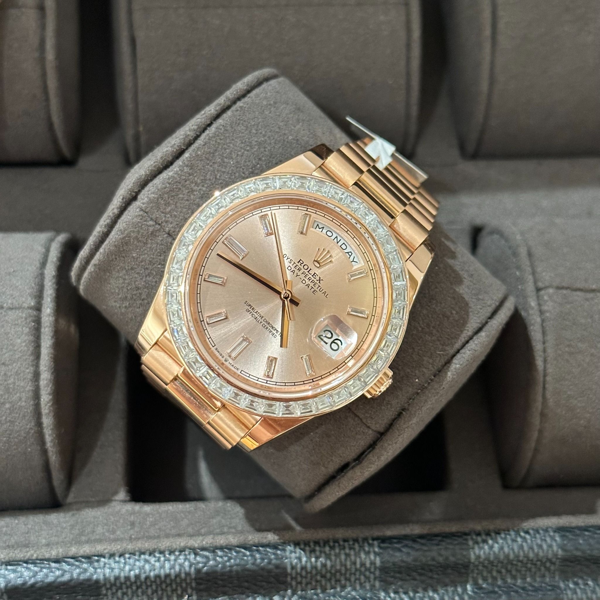 Rolex Day Date - Automatic Cal. 3255 Gold bọc vàng - kim cương baguet ...